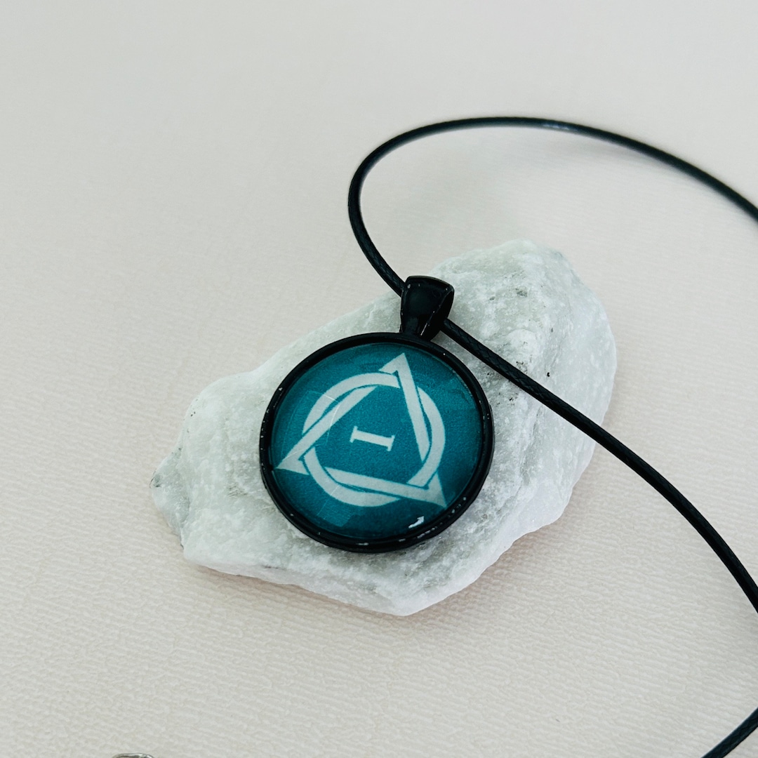 Therian Necklace Theta Delta Therian Symbol Wolf Paw Print Personalize ...