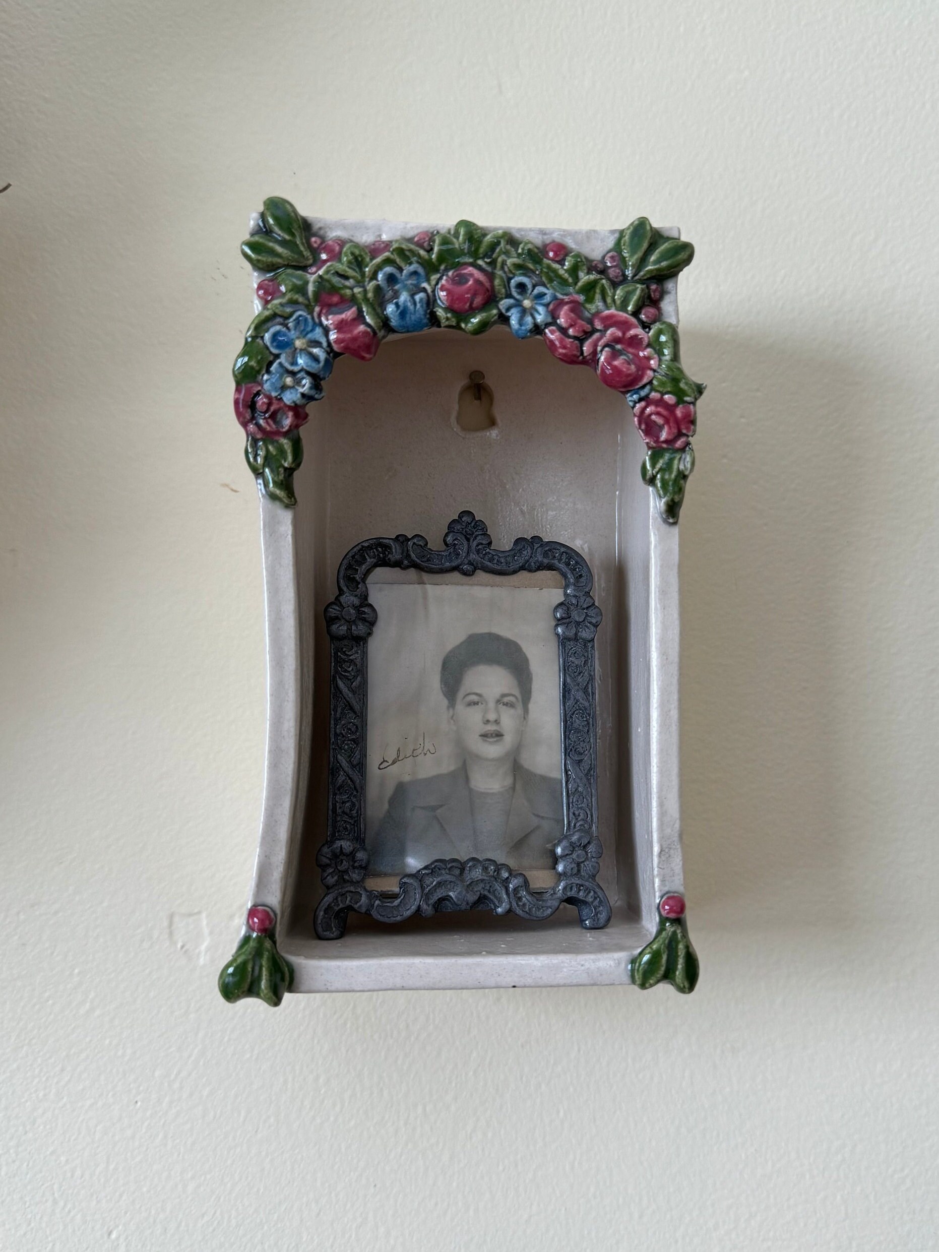 Shrine, Niche, Altar, Shelf With Flowers Wiccan, Art Nouveau, Arts and ...