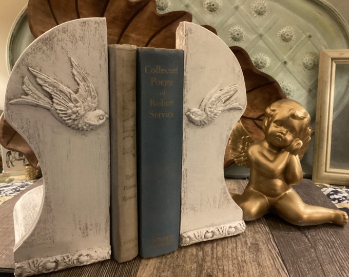 French Country Book Ends Created by Me Birds Chippy Distressed Shabby ...