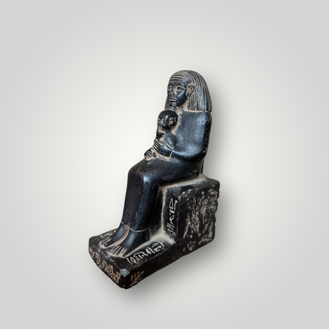 Senenmut Statue Holding Neferure Daughter of Queen Hatshepsut Senenmut ...