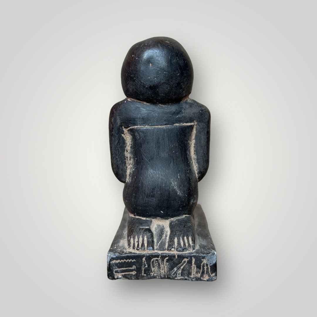 Best Seated Queen Tiye Statue Was Offering the Oblation to the Goddess ...