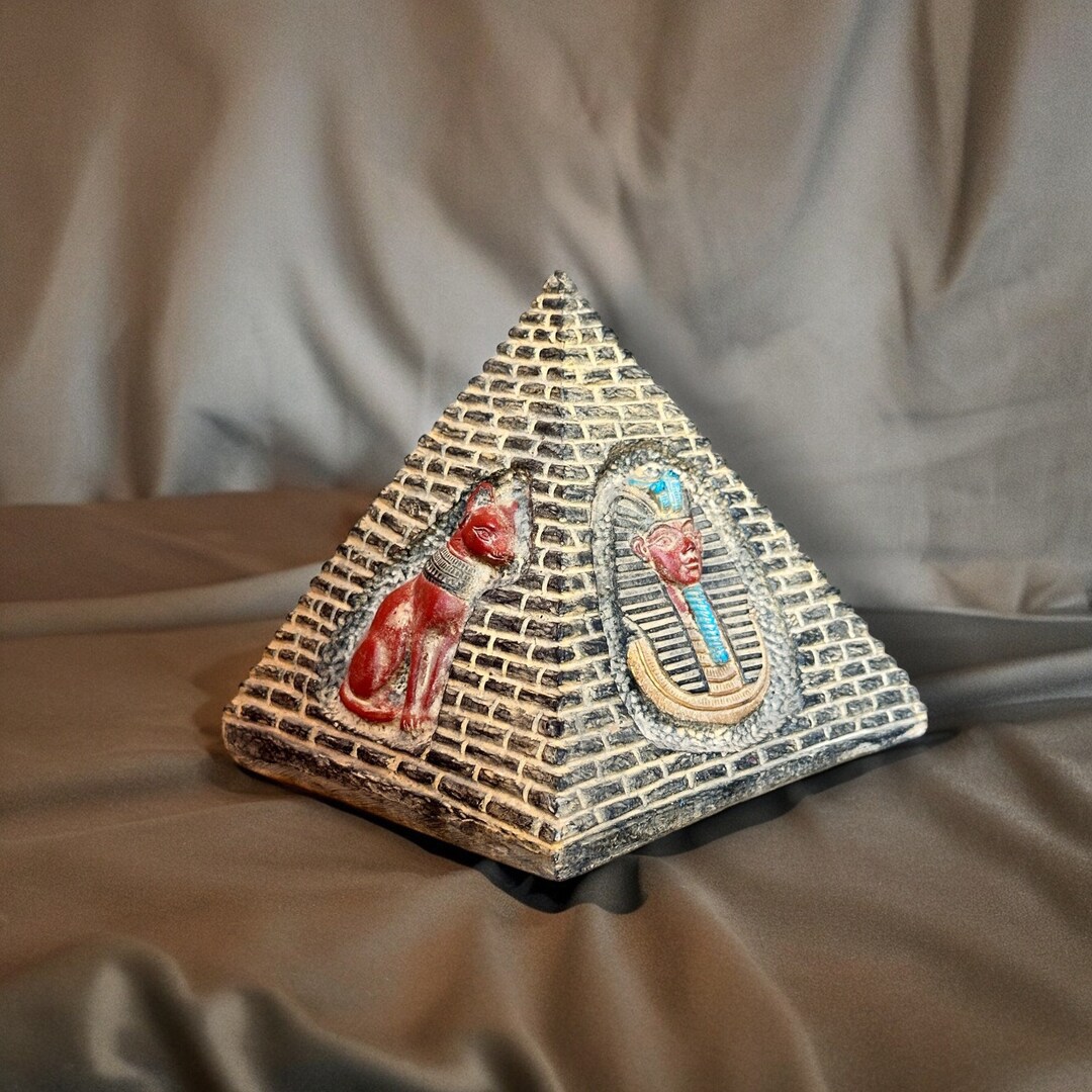 Pyramid of Giza Egyptian Pyramid Statue Symbol of Ancient Egypt Bastet ...