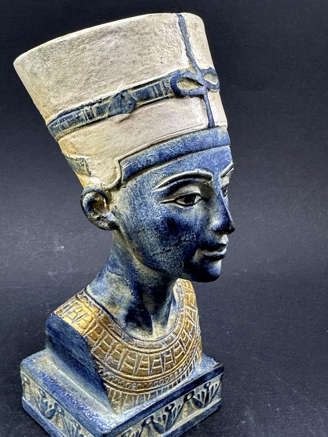 Queen Nefertiti Sculpture Lavish Bust of Queen Nefertiti Statue ...