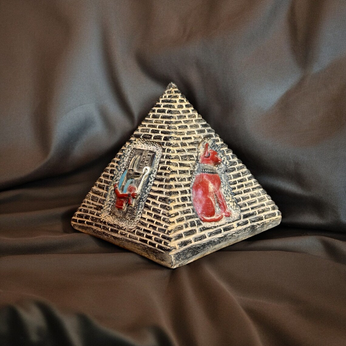 Pyramid of Giza Egyptian Pyramid Statue Symbol of Ancient Egypt Bastet ...