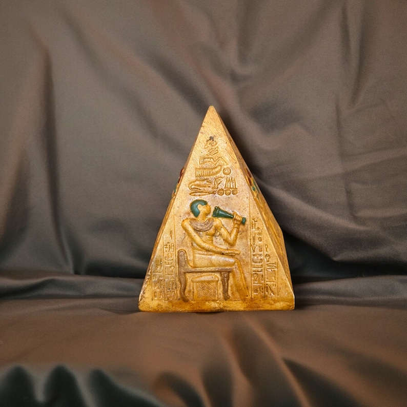 The Great Pyramid of Giza Egyptian Pyramid Statue Unique Symbol of ...