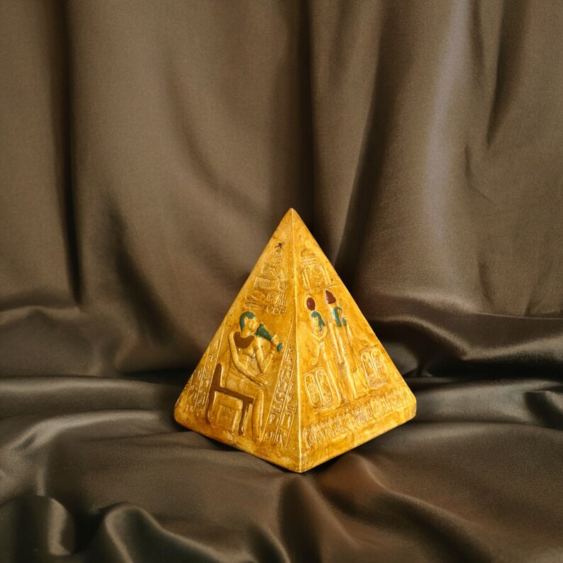 The Great Pyramid of Giza Egyptian Pyramid Statue Unique Symbol of ...