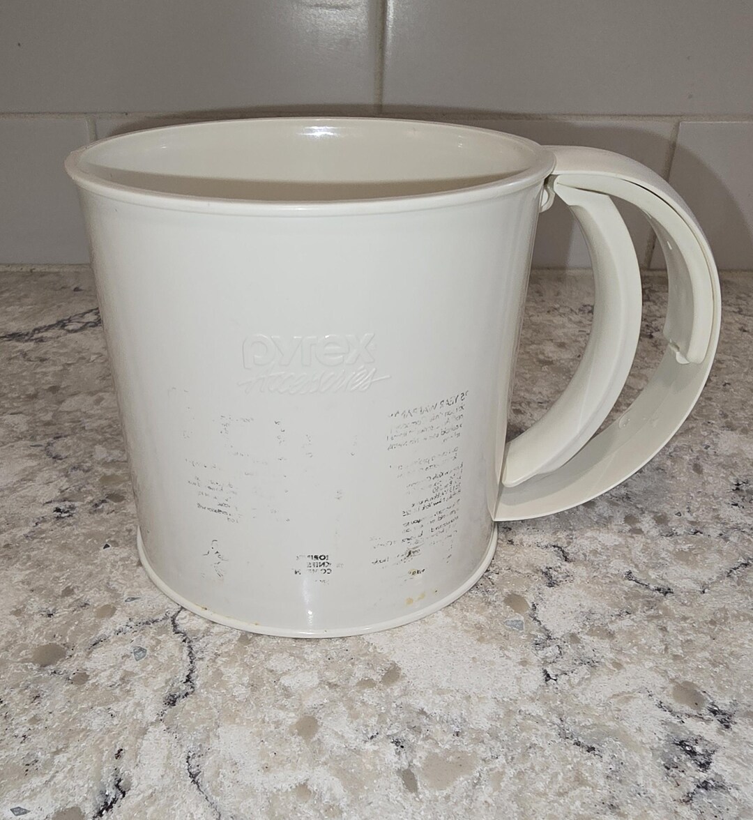 Vintage Pyrex Plastic Sifter, One Handed Flour Sifter - Etsy
