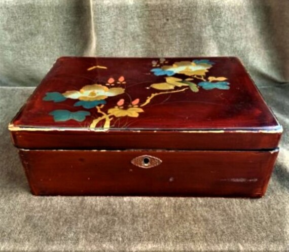 Vintage Japanese Lacquer Wood Box with Hinged Lid and… - Gem