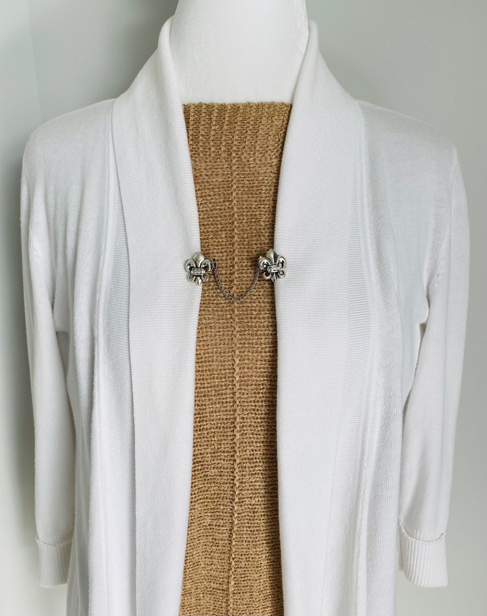 Sweater Clips Fleur De Lis Cardigan Clasp Sweater Clip Cosplay Celtic ...