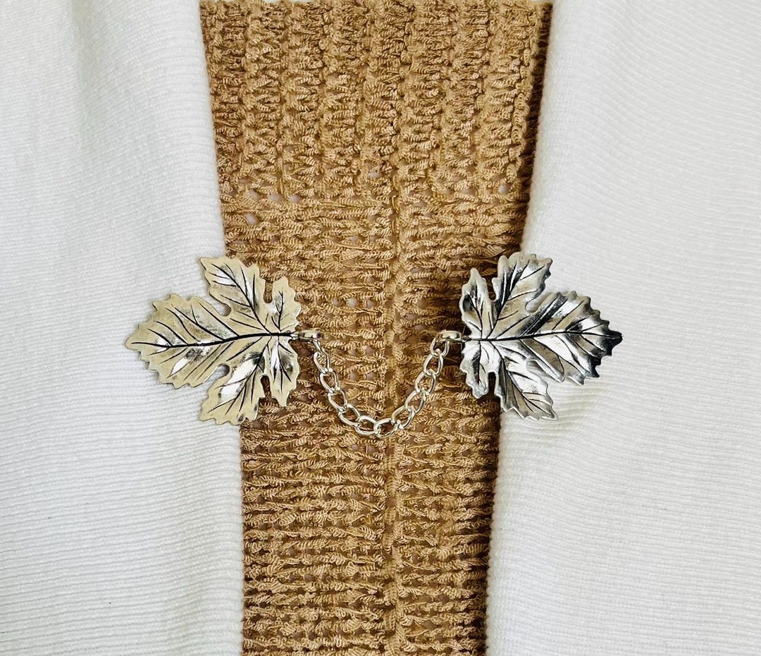 Sweater Clips Silver Leaf Cardigan Clasp Chain Sweater Clip Leaves ...