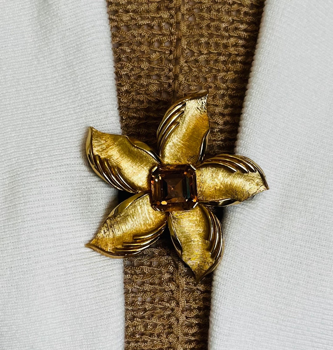Sweater Clips Vintage Cardigan Clasp Sweater Clip Flower Kimono Clasps ...