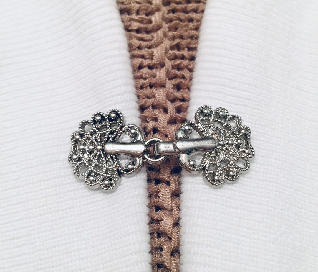 Sweater Clips Silver Heart Cardigan Clip Fan Sweater Clip Pashmina ...