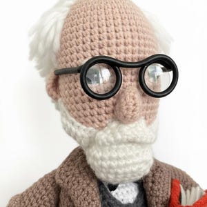 Sigmund Freud Amigurumi Bookshelf Decor, Handknitted Academician Doll ...