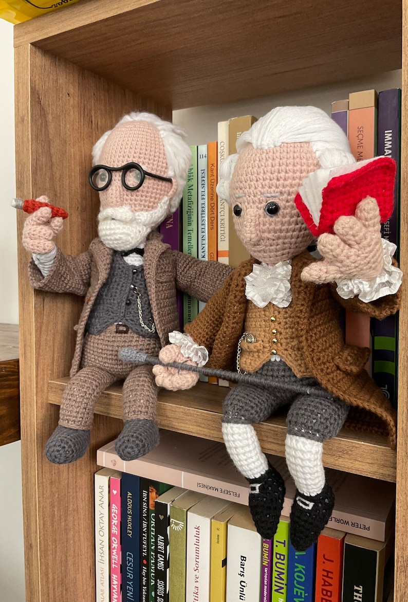 Sigmund Freud Amigurumi Bookshelf Decor, Handknitted Academician Doll ...
