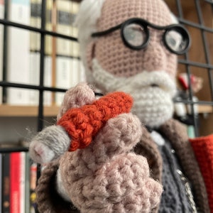 Sigmund Freud Amigurumi Bookshelf Decor, Handknitted Academician Doll ...