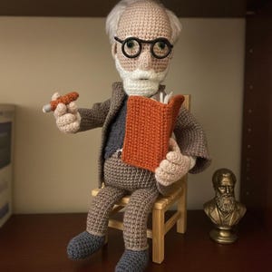 Sigmund Freud Amigurumi Bookshelf Decor, Handknitted Academician Doll ...