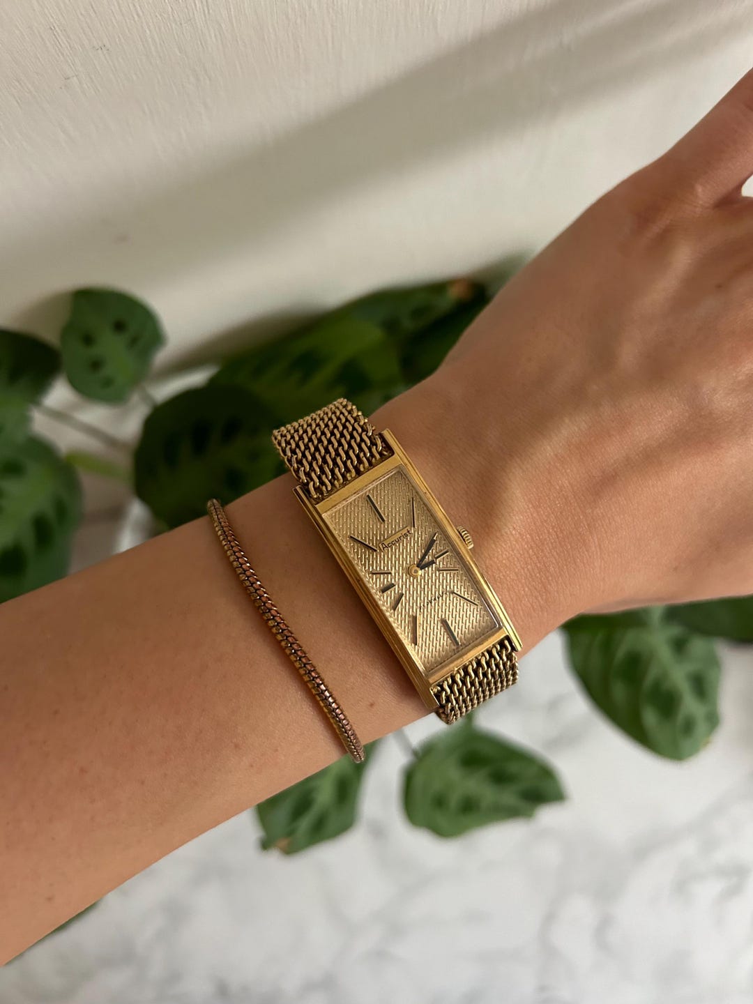 Vintage Women’s Gold 1970s Accurist Mechanical Watch - Etsy