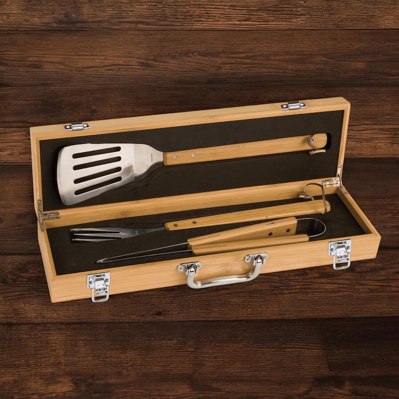 Personalized BBQ Set: Engraved Bamboo Case, Stainless Steel Grill Tools ...