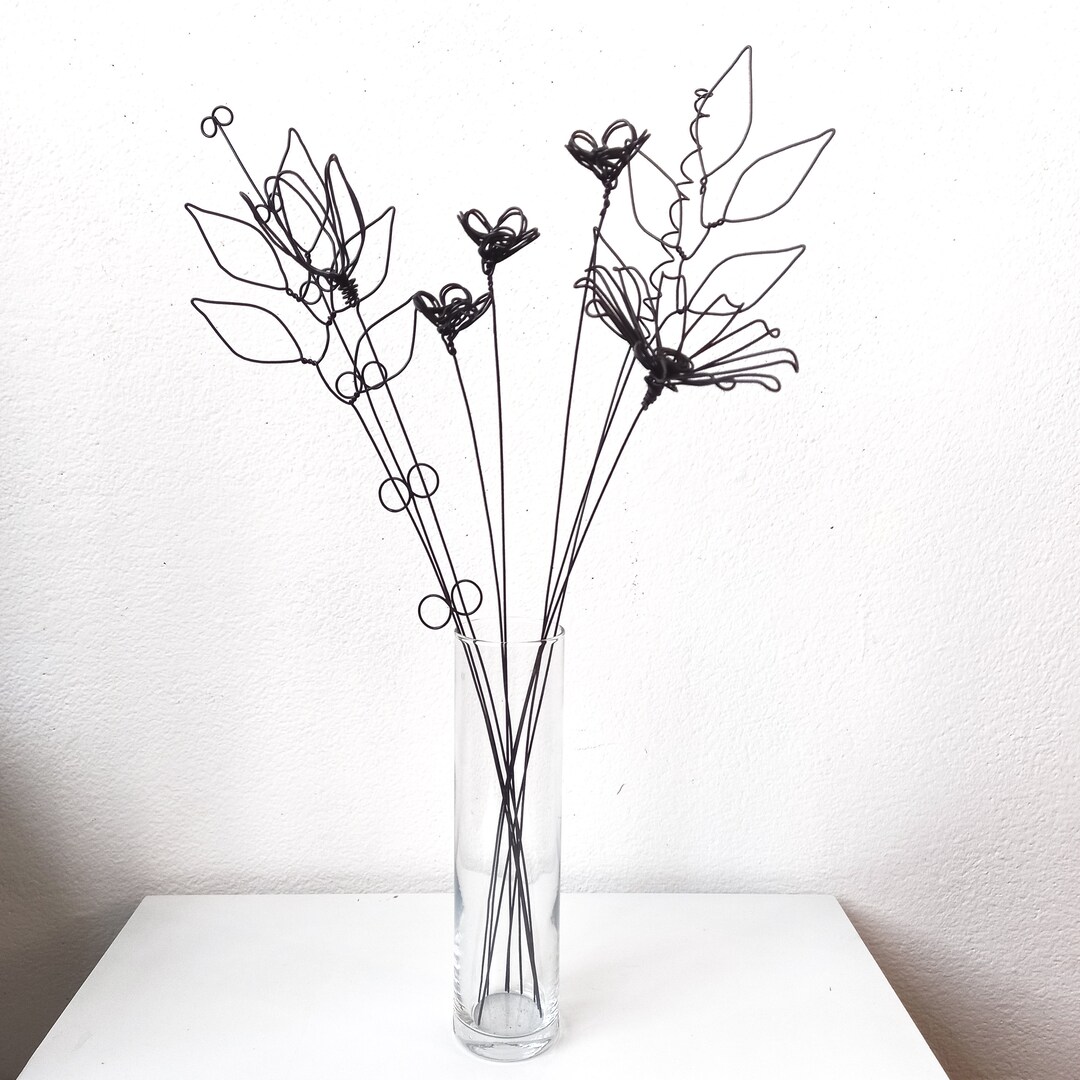 Artistic Home Decor With the Chic Effect of Wire Art Flowers Can Be ...
