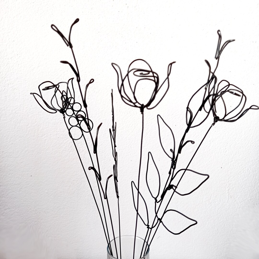 Artistic Wire Rose Flower Bouquet for Tabletop, a Unique Vase ...