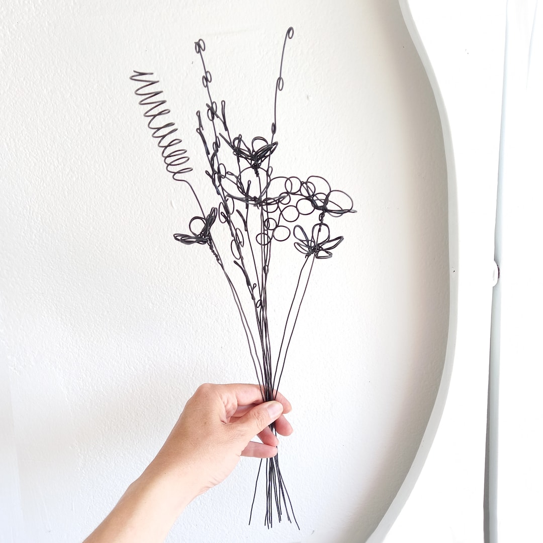 Artistic Flower Bouquet of 3D Wire Flowers for Home Decoration, Lovely ...
