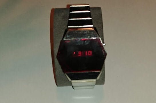 Mens Vintage Novus LED Watch Hex Shape Swiss Made | Etsy