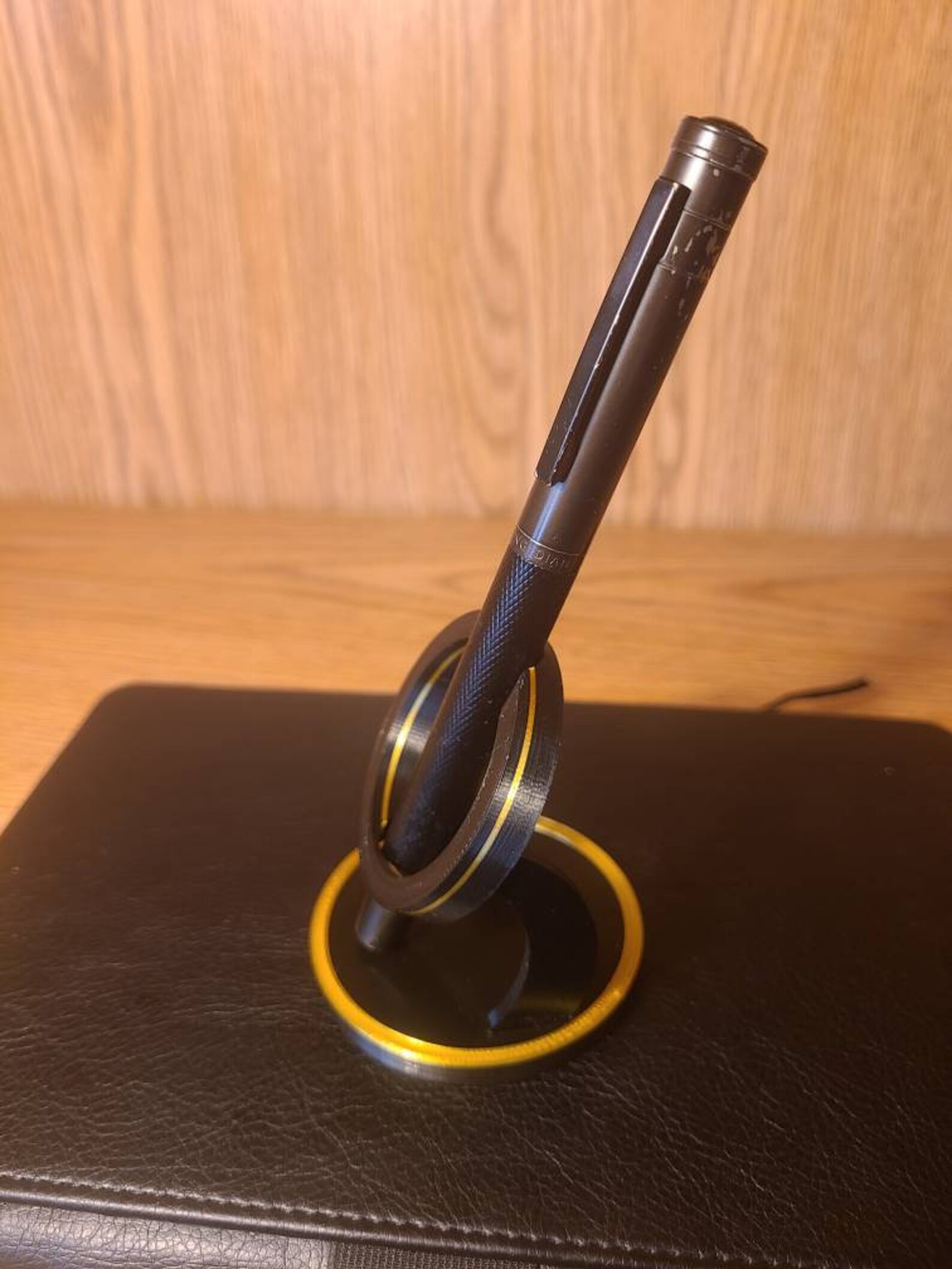 UNIQUE PEN STAND Fountain Pen Display Holder Ballpoint Pen Office ...