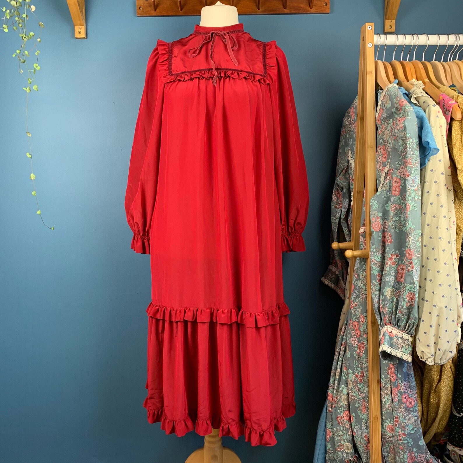 Vintage 1970s smock dress with ruffle neckline approximately | Etsy
