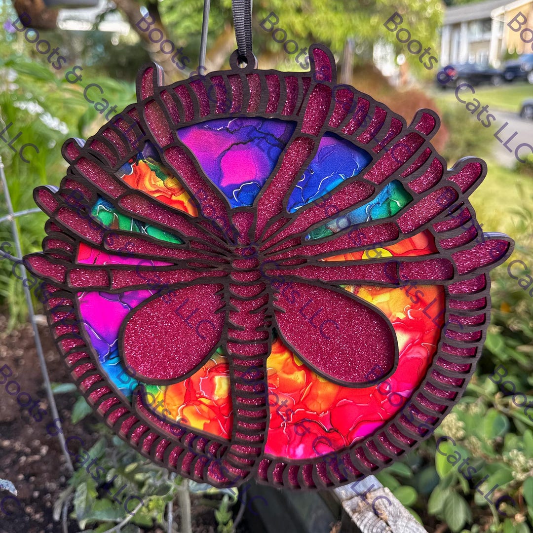 Pride Facehugger / Creepy Creature / Stained Glasslike / Halloween ...