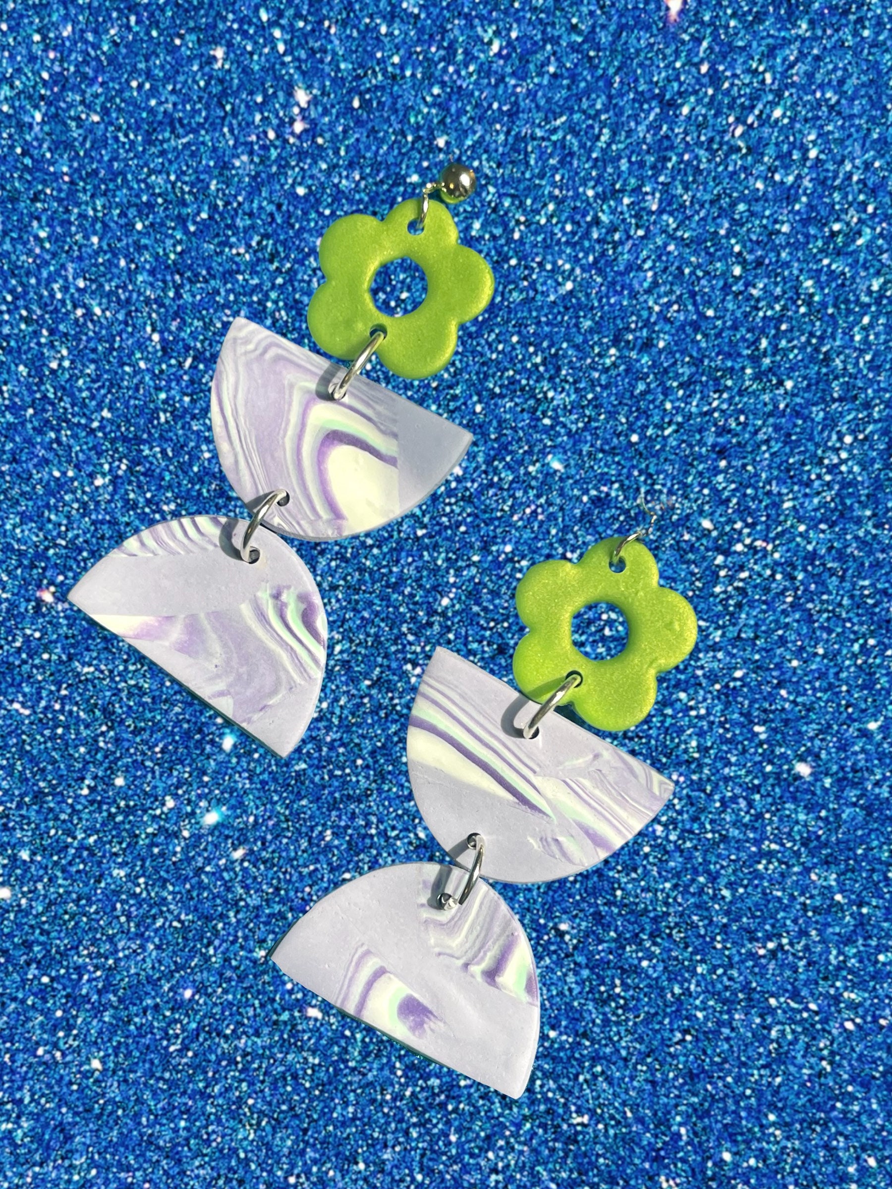 Trippy Hourglass Flowers - Etsy