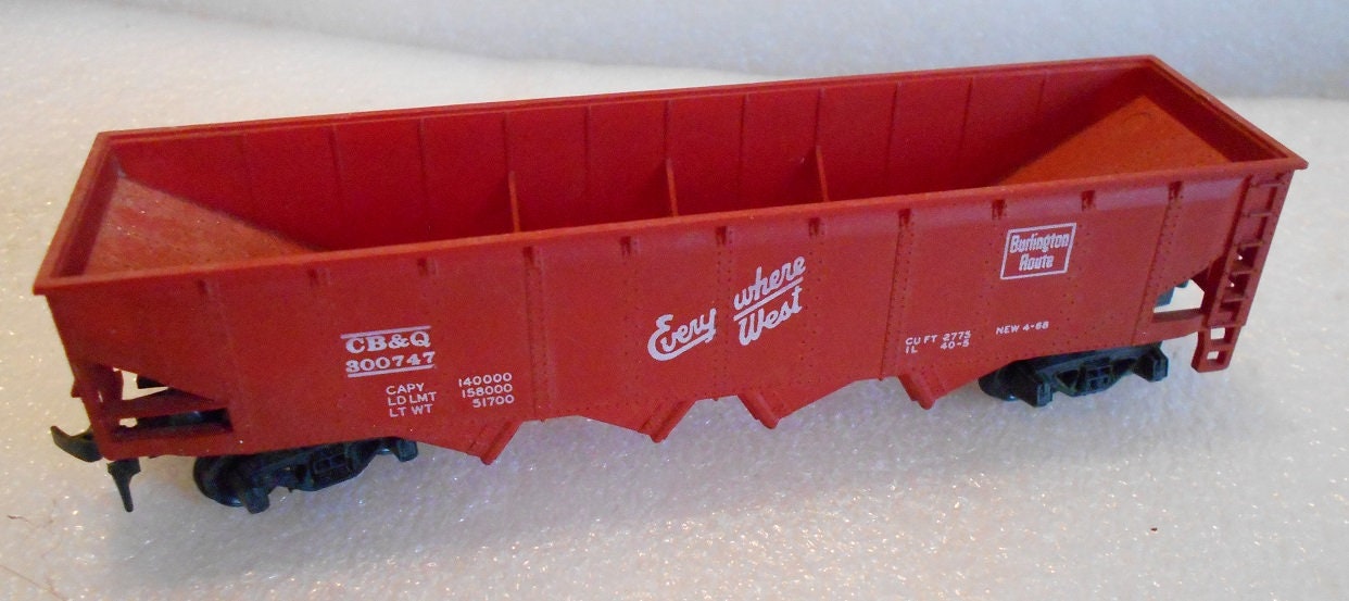 HO Scale: Tyco Burlington Open Hopper Car for Model Railroad - Etsy