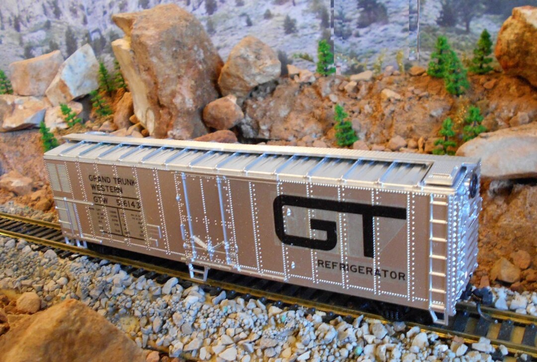 HO Scale: Walther's Grand Trunk Western Refrigerator Box Car, Model ...