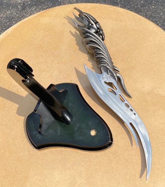 Rare Kit Rae "The Talisman" Dagger - Gem