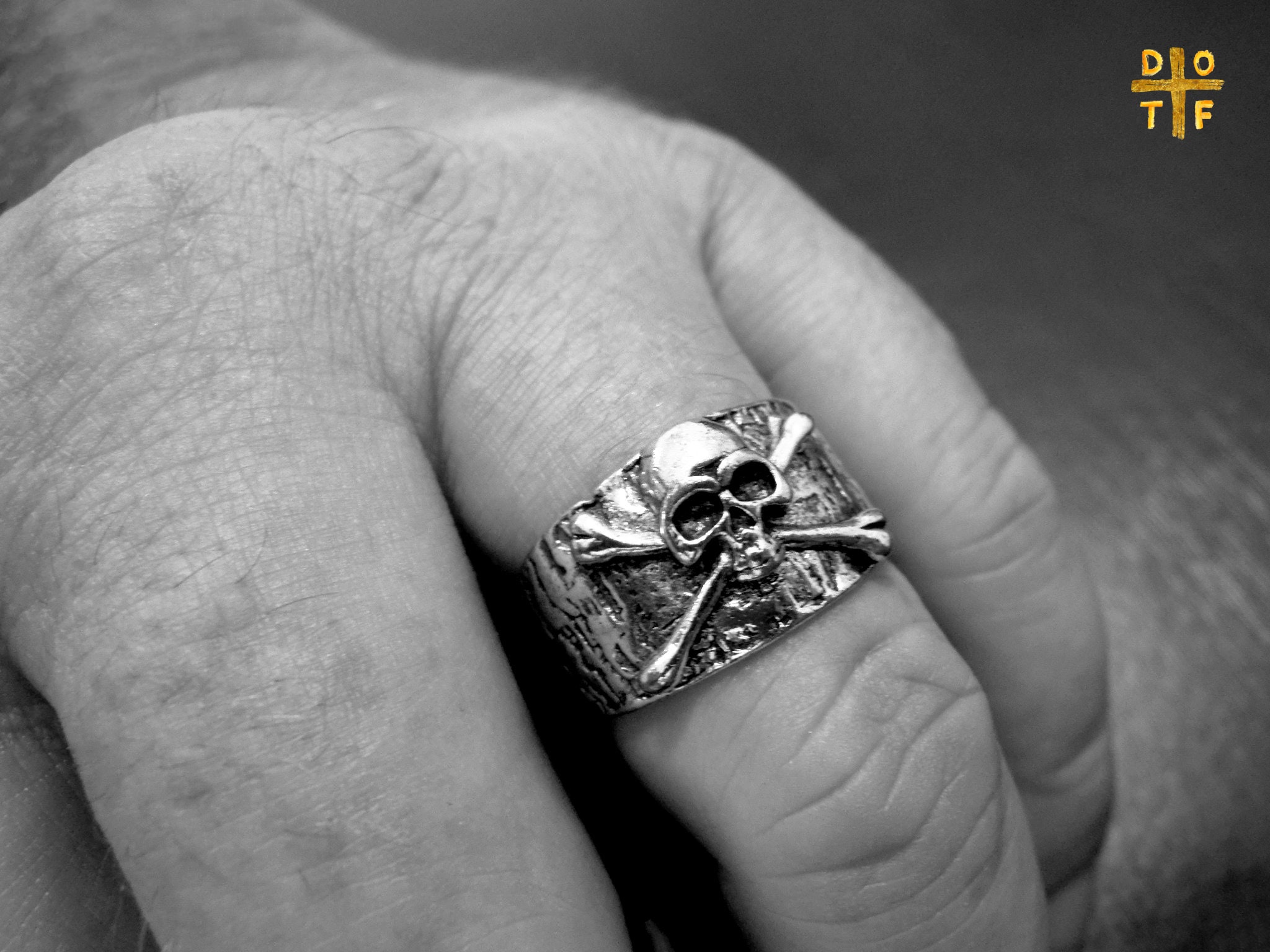 Skull and Crossbones Ring Silver Pirate Ring Jolly Roger Ring ...