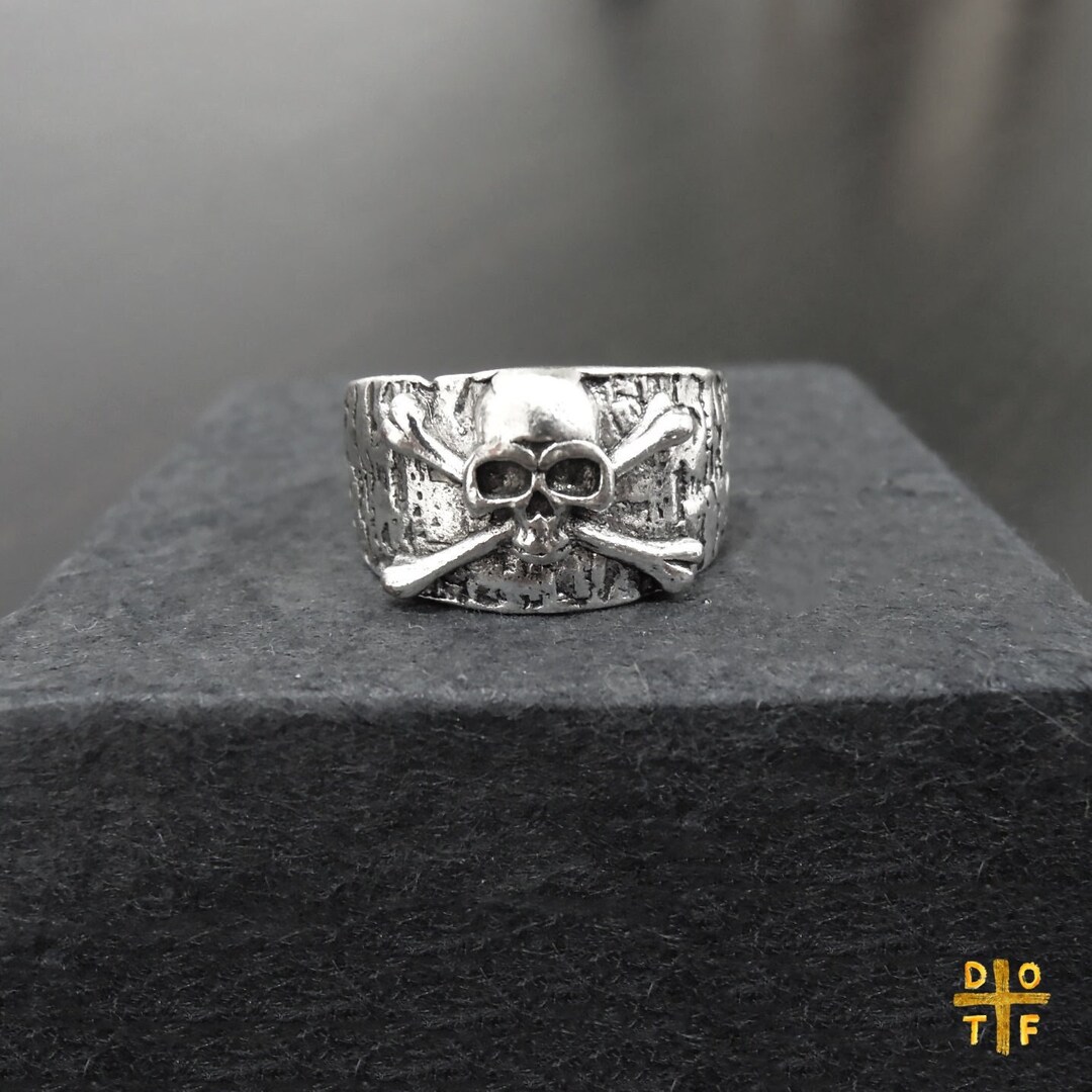 Skull and Crossbones Ring Silver Pirate Ring Jolly Roger Ring - Etsy