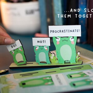 Do Not Procrastinate Frogs Desk Companion - Happy Frogs Animals Cute ...