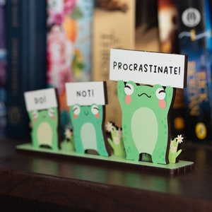 Do Not Procrastinate Frogs Desk Companion - Happy Frogs Animals Cute ...