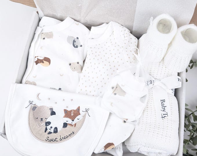 Newborn Baby Neutral Gift Set | Baby Hamper | Baby Boy Girl Hamper ...