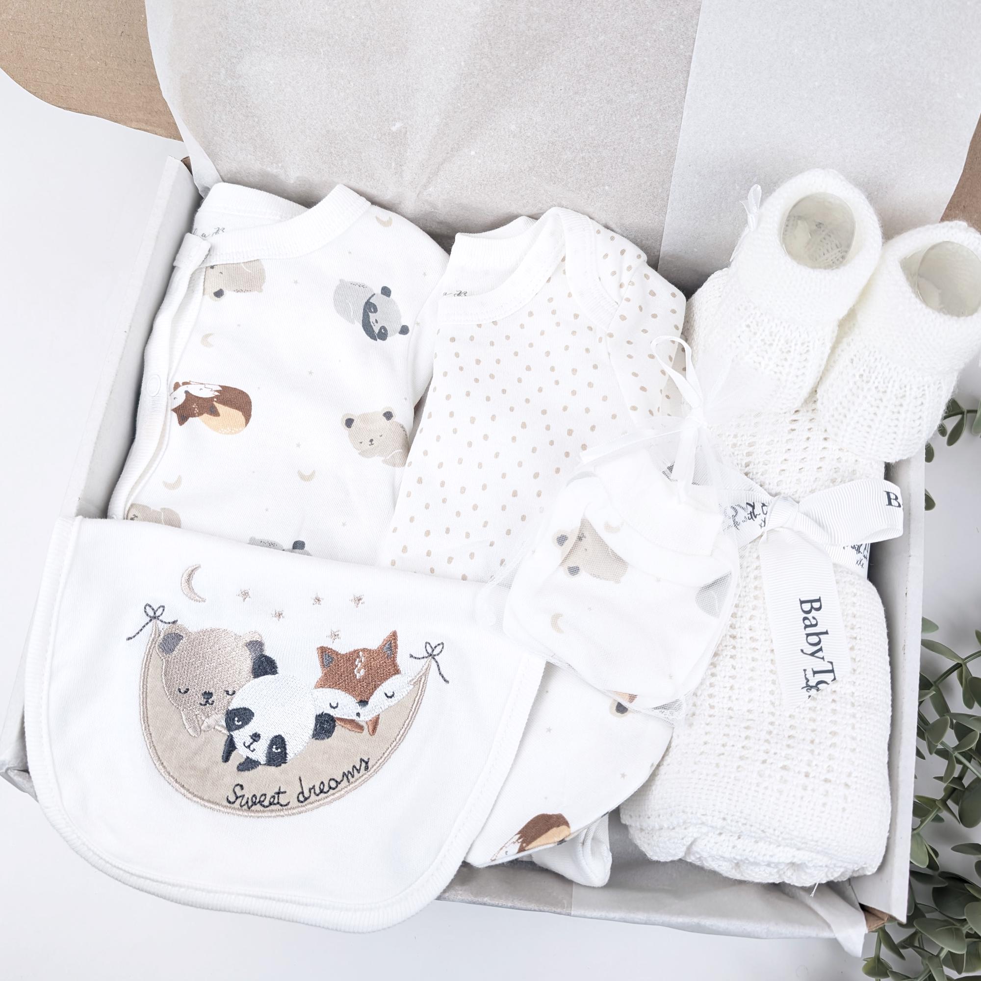 Newborn Baby Neutral Gift Set | Baby Hamper | Baby Boy Girl Hamper ...