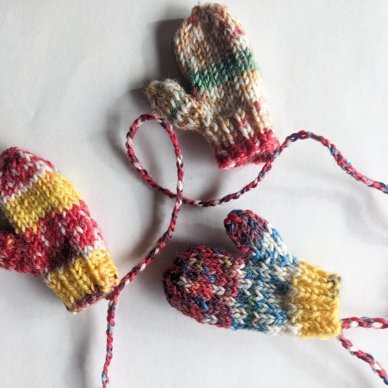 Mitten Garland - Etsy