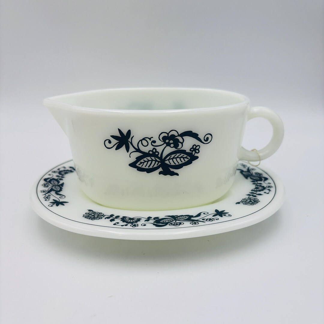 Pyrex Corning Old Town Blue Onion Gravy Server Boat and Underplate Set ...