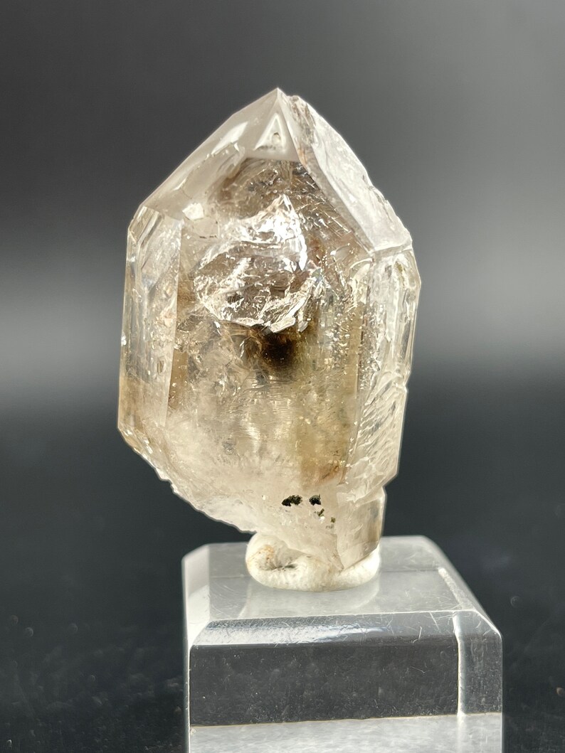 Skeletal Smoky Quartz With Large Moving Bubble Inclusions From the ...