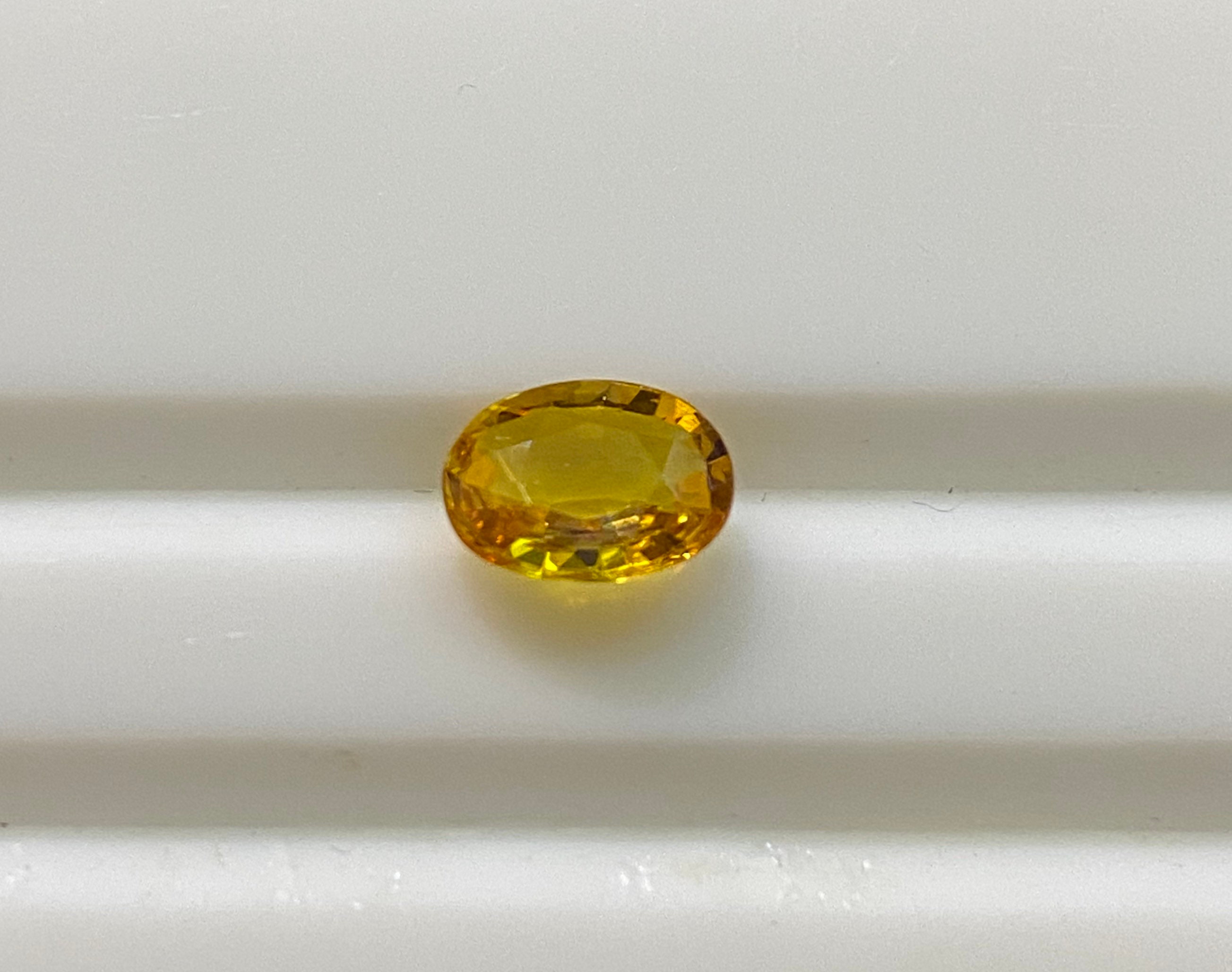 Natural Yellow sapphire / Vibrant Yellow color / Eye catching | Etsy