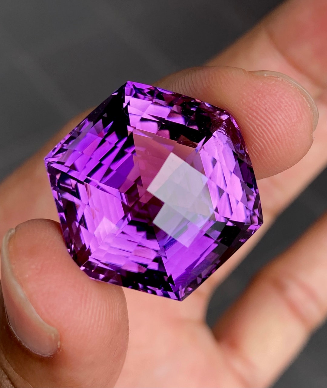 56.04CT Phenomenal Amethyst, Hexagonal Cut, Top Grade Purple Color ...