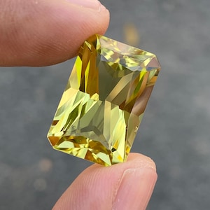 21.75CTS Gorgeous Lemon Quartz Natural Lemon Color, Rectangle Shape Eye ...