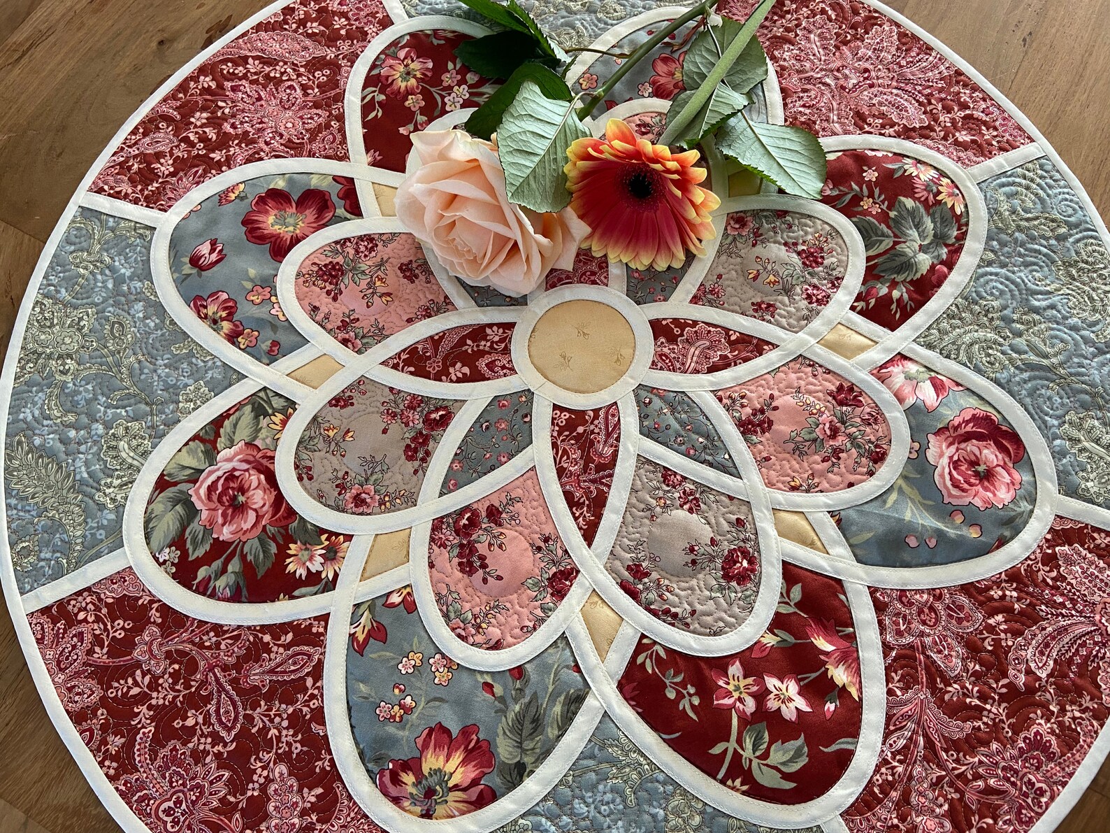 Lucy Table Topper Pattern - Stained Glass Technique - Etsy