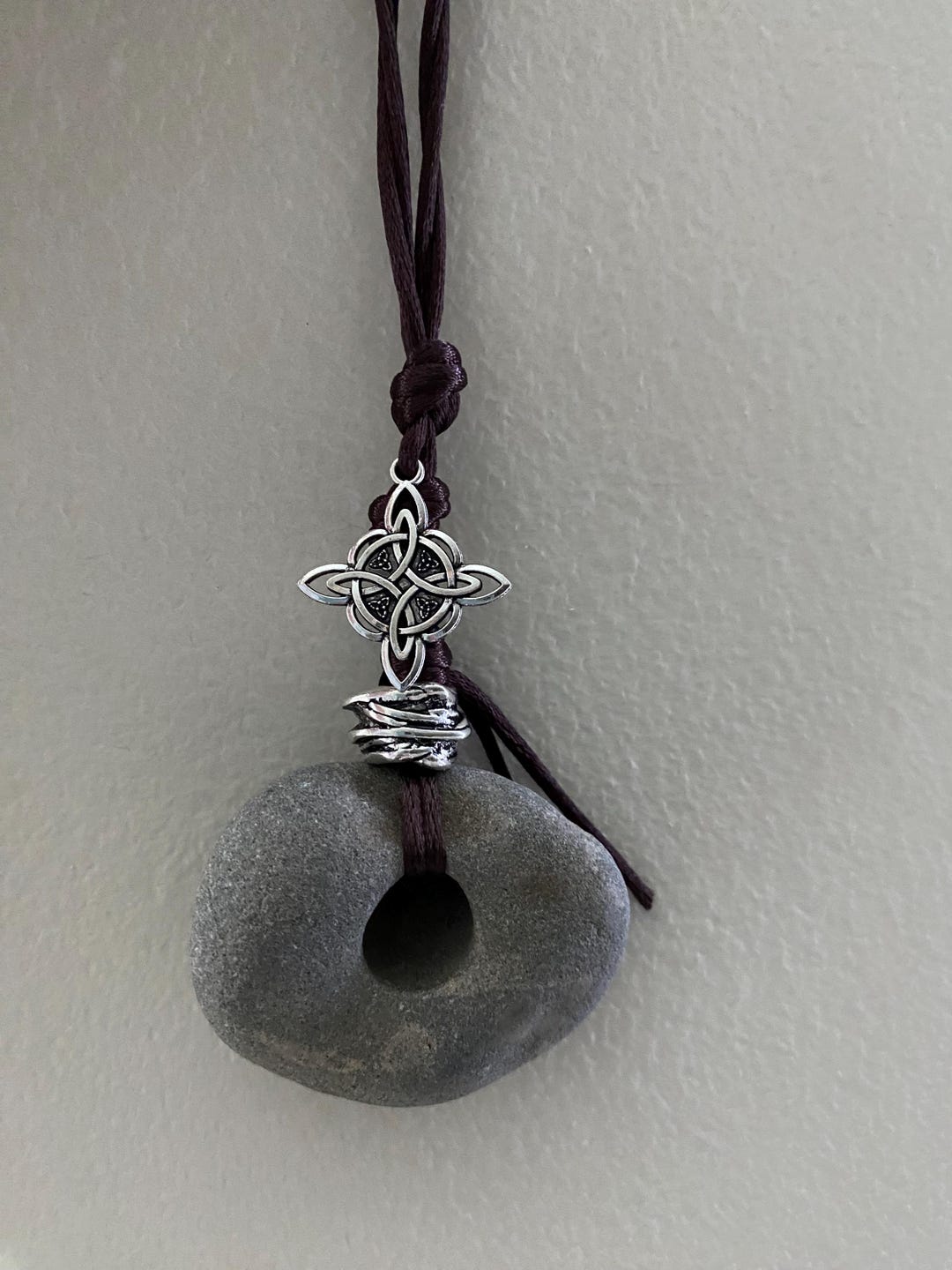 Witch's Knot Hag Stone Wall Hanging: Pagan Beach Stone Protection - Etsy
