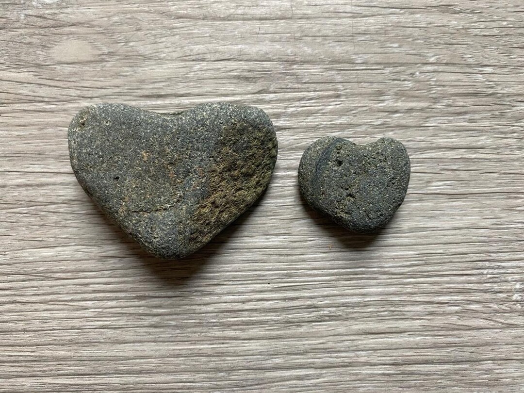 2 Heart Rocks, 3.8 Oz., Beach Stone Hearts, Heart Shaped Beach Stones ...