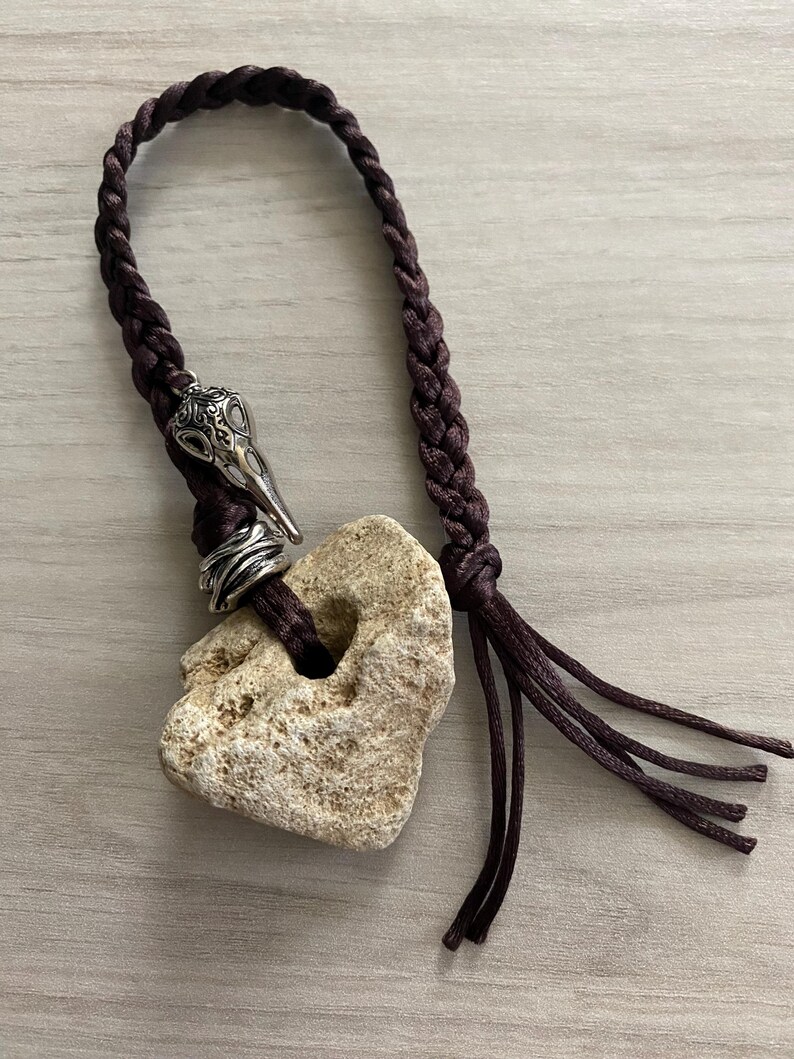 Hag Stone Raven Talisman: Altar Stone, Protection Amulet - Etsy