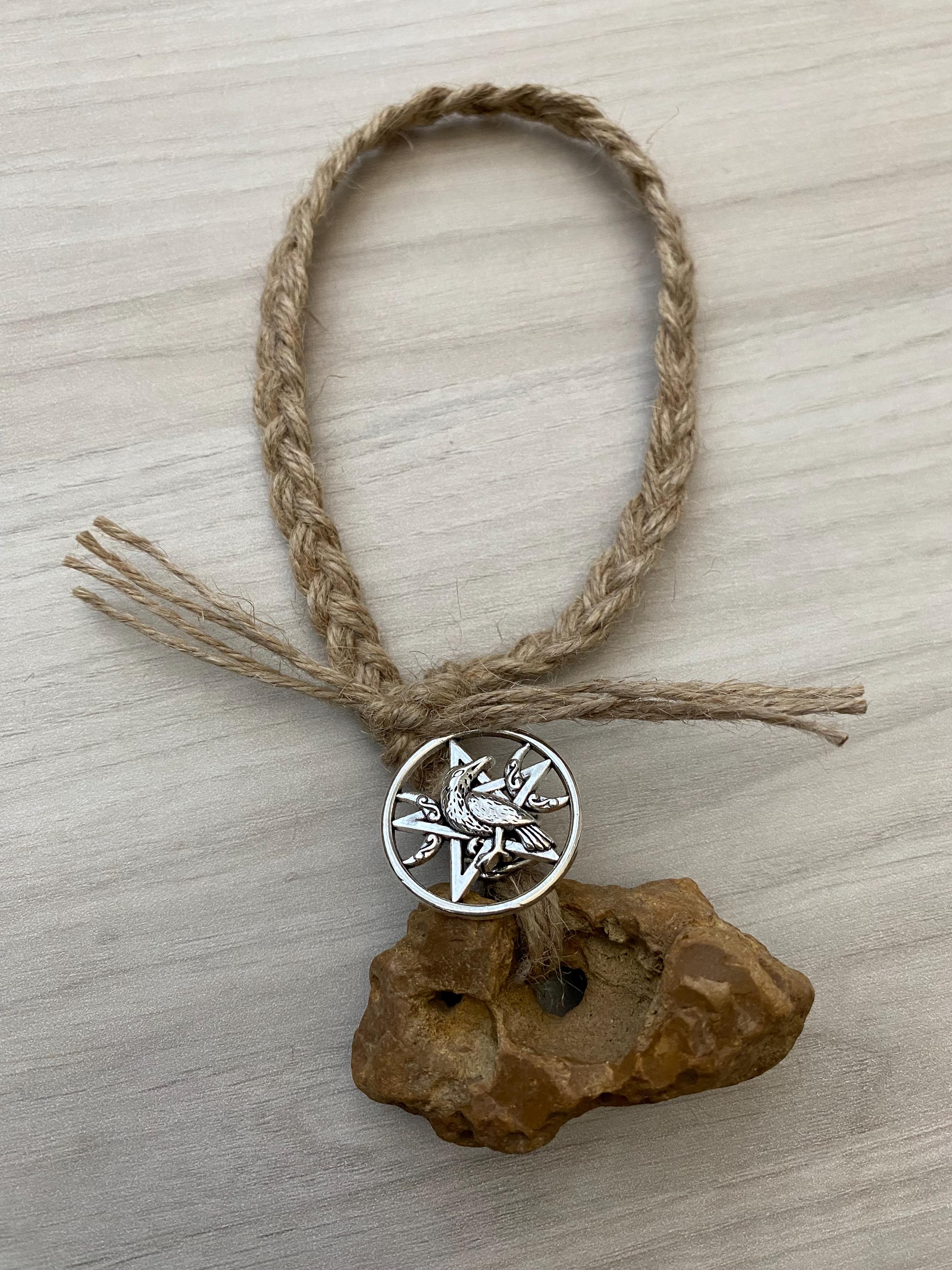 Hag Stone Raven Pentacle Talisman: Altar Stone, Protection Amulet - Etsy